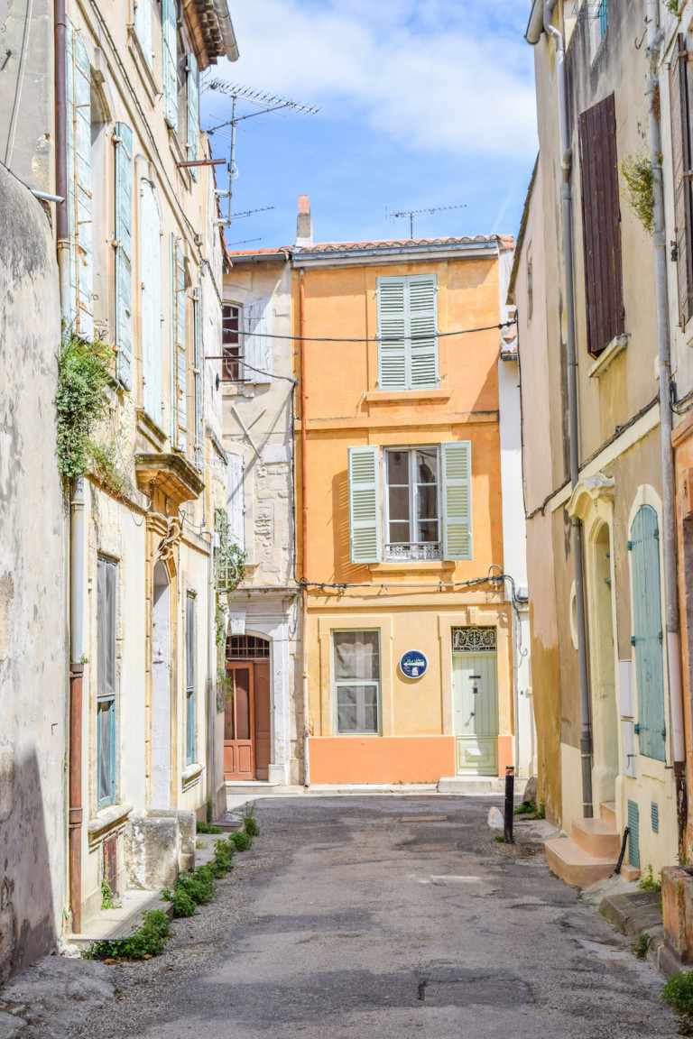 Travel Guide to Arles, France