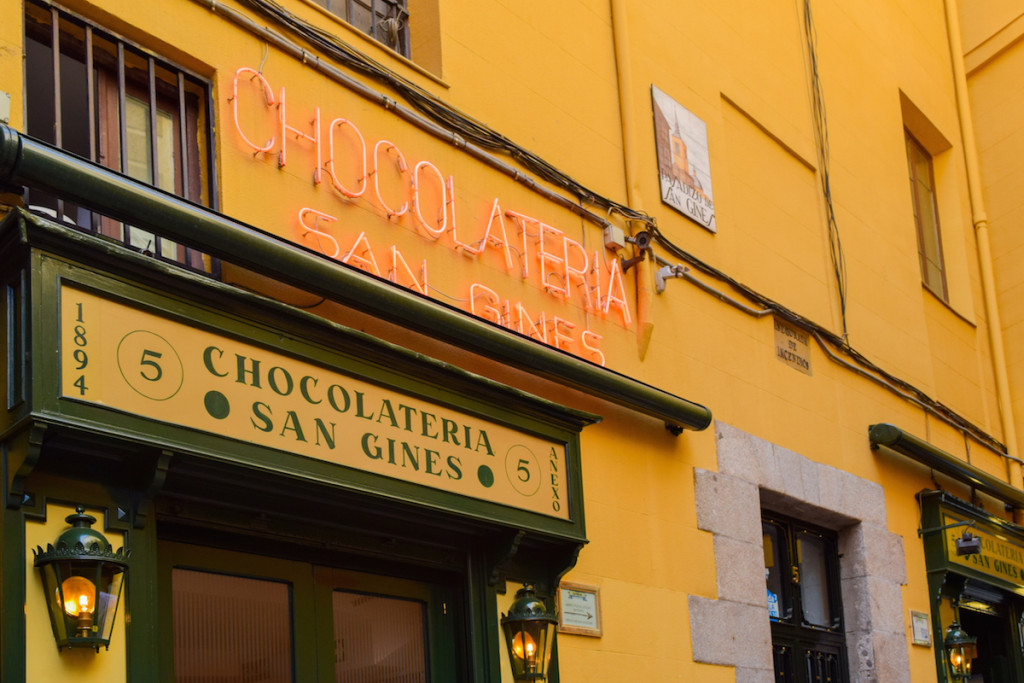 Chocolate con Churros at the Chocolatería San Ginés in Madrid