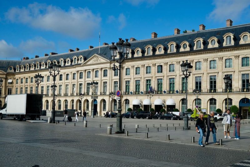 Place Vendôme: a storied history and cluster of fine jewelers, Paris: a ...