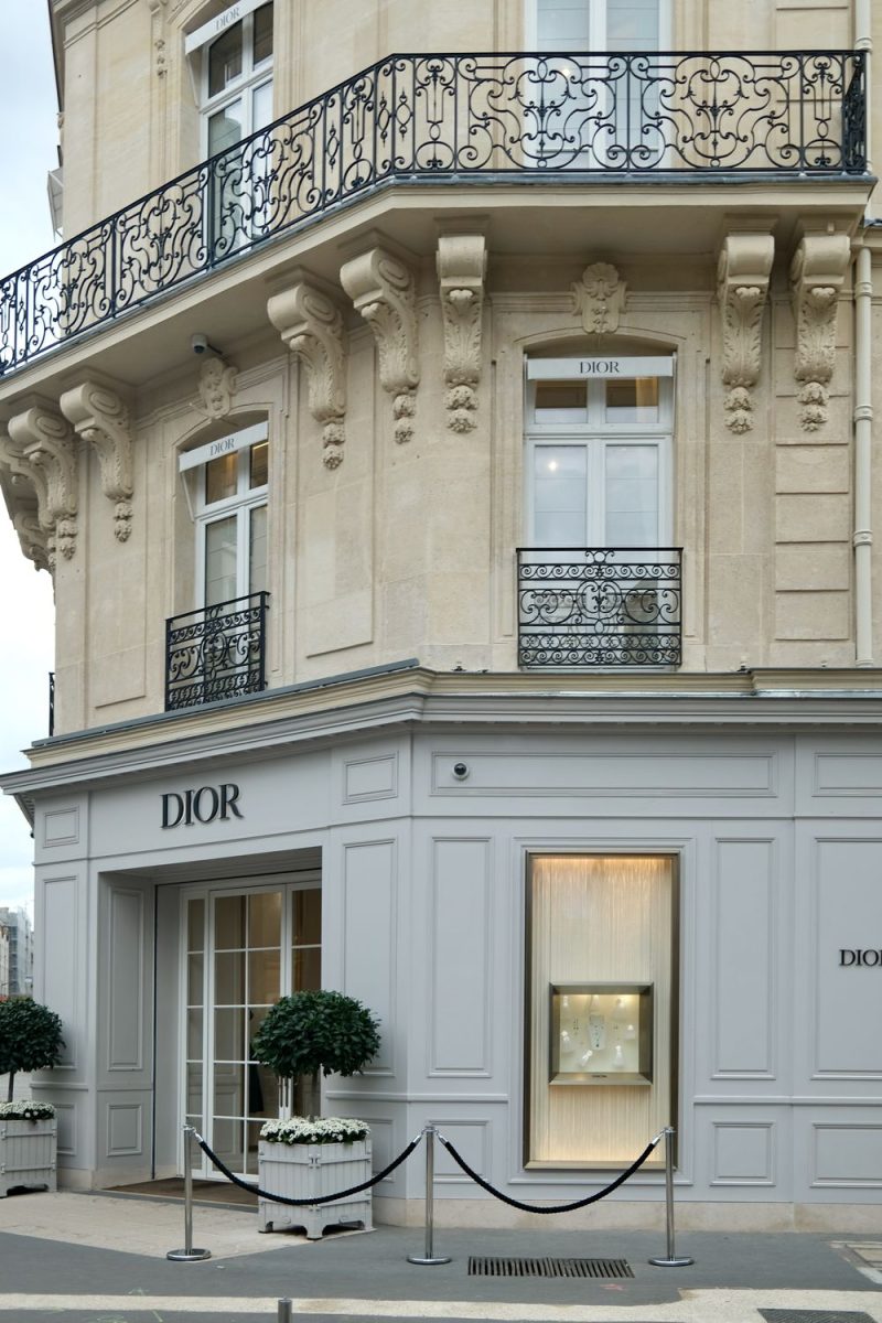 Dior Paris 30 Avenue Montaigne Store & Café