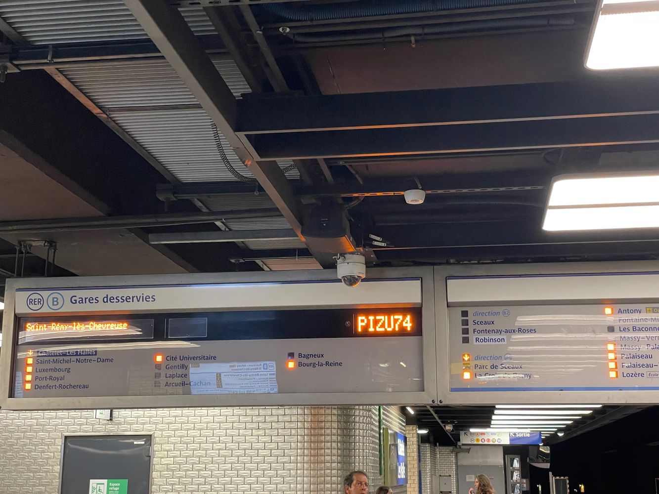 How to Get from Paris to Orly Airport Fast