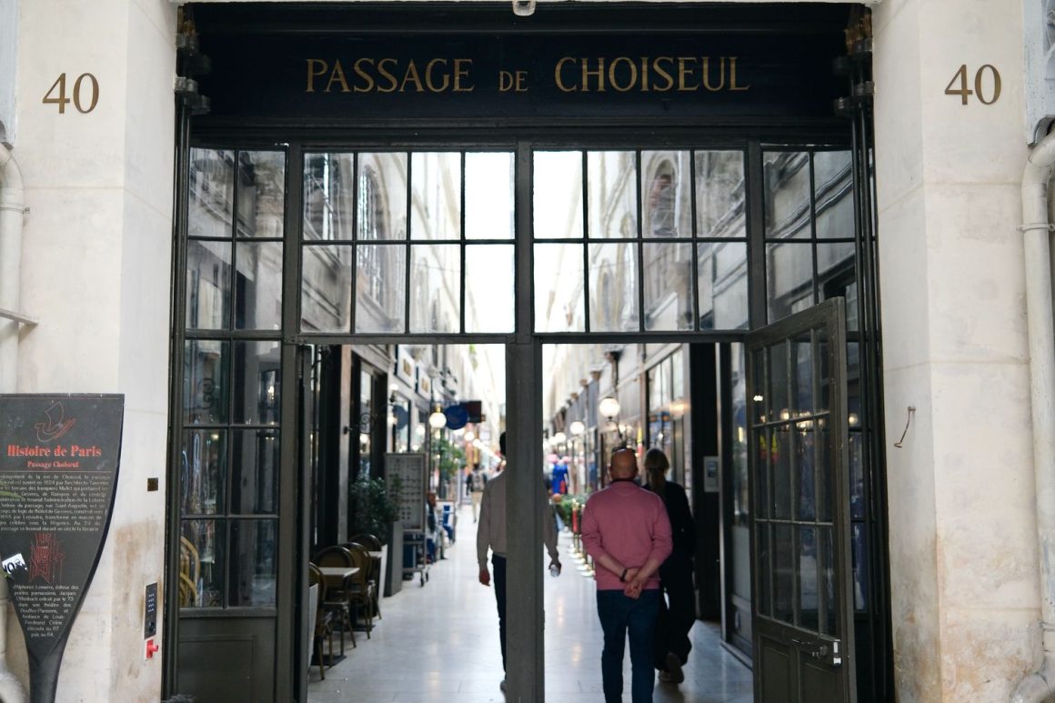 Walking though Passage Choiseul in Paris