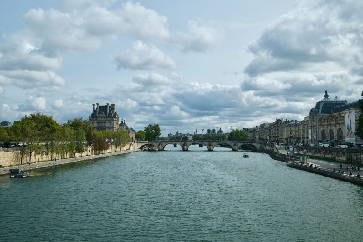 10 Best Things to Do on the Seine River in Paris